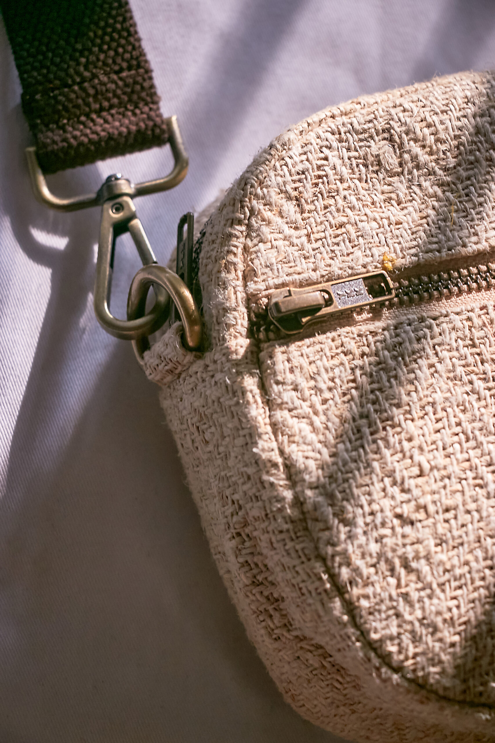Hemp Sling Bag – Natural – Himalayan Trooper